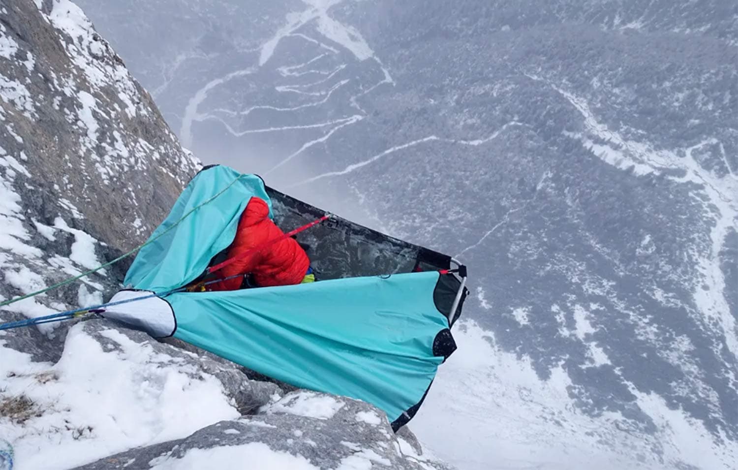 How Rock Climbers Sleep: An Intro to Portaledges (2025)