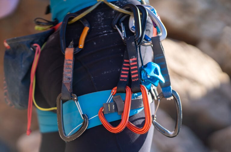 The 9 Best Climbing Carabiners for All Scenarios (2026 Guide)